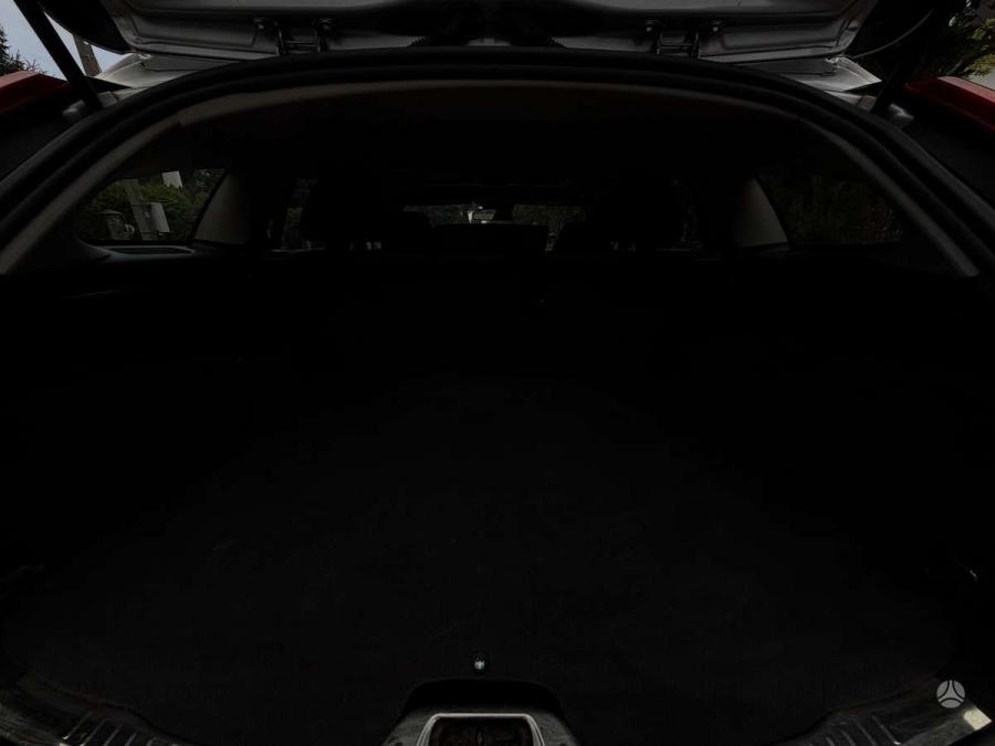 Pelēks Volvo V60 2016 Viļņa, ar dzinēja tilpumu 2.40 L un nobraukumu 270 tūkst. km par 6450 €, foto 23 vietnē AUTOMOTO.COM.LV