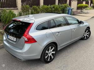 Pelēks Volvo V60 2016 Viļņa, ar dzinēja tilpumu 2.40 L un nobraukumu 270 tūkst. km par 6450 €, foto 25 vietnē AUTOMOTO.COM.LV