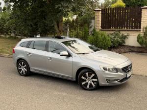 Pelēks Volvo V60 2016 Viļņa, ar dzinēja tilpumu 2.40 L un nobraukumu 270 tūkst. km par 6450 €, foto 30 vietnē AUTOMOTO.COM.LV