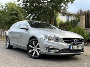 Pelēks Volvo V60 2016 Viļņa, ar dzinēja tilpumu 2.40 L un nobraukumu 270 tūkst. km par 6450 €, foto 32 vietnē AUTOMOTO.COM.LV