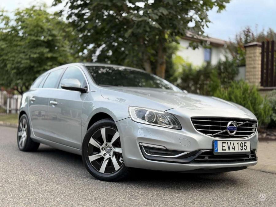 Pelēks Volvo V60 2016 Viļņa, ar dzinēja tilpumu 2.40 L un nobraukumu 270 tūkst. km par 6450 €, foto 32 vietnē AUTOMOTO.COM.LV