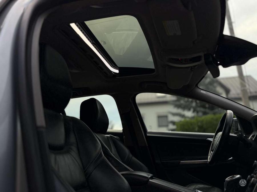 Pelēks Volvo V60 2016 Viļņa, ar dzinēja tilpumu 2.40 L un nobraukumu 270 tūkst. km par 6450 €, foto 47 vietnē AUTOMOTO.COM.LV