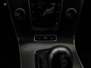 Pelēks Volvo V60 2016 Viļņa, ar dzinēja tilpumu 2.40 L un nobraukumu 270 tūkst. km par 6450 €, foto 57 vietnē AUTOMOTO.COM.LV