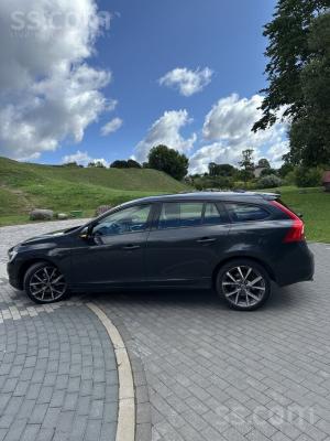 Grey Volvo V60 2016 in Riga, with an engine capacity of 2.00 L and mileage of 224 thousand km for 6500 €, photo  on AUTOMOTO.COM.LV
