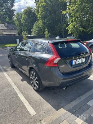 Grey Volvo V60 2016 in Riga, with an engine capacity of 2.00 L and mileage of 224 thousand km for 6500 €, photo 4 on AUTOMOTO.COM.LV