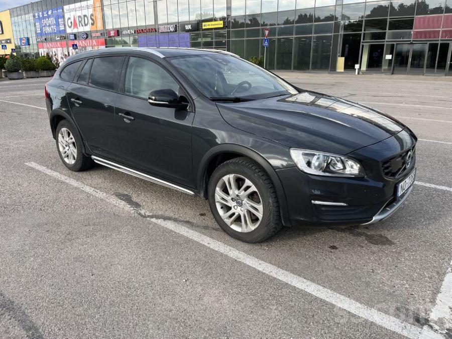 Pelēks Volvo V60 2016 Talsi, ar dzinēja tilpumu 2.00 L un nobraukumu 266 tūkst. km par 6700 €, foto 1 vietnē AUTOMOTO.COM.LV