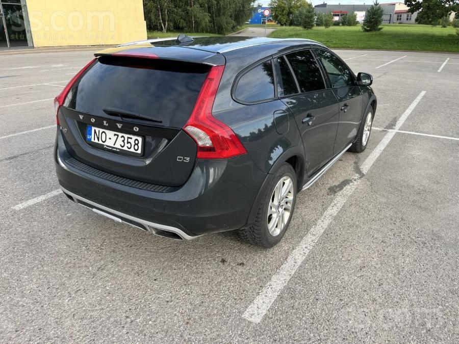 Pelēks Volvo V60 2016 Talsi, ar dzinēja tilpumu 2.00 L un nobraukumu 266 tūkst. km par 6700 €, foto 6 vietnē AUTOMOTO.COM.LV