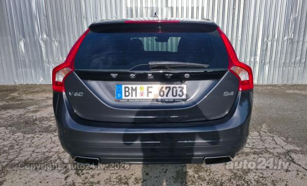 Pelēks Volvo V60 2016 Tallina, ar dzinēja tilpumu 2.00 L un nobraukumu 185 tūkst. km par 8590 €, foto 8 vietnē AUTOMOTO.COM.LV