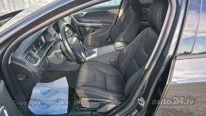 Pelēks Volvo V60 2016 Tallina, ar dzinēja tilpumu 2.00 L un nobraukumu 185 tūkst. km par 8590 €, foto 10 vietnē AUTOMOTO.COM.LV