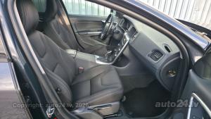 Pelēks Volvo V60 2016 Tallina, ar dzinēja tilpumu 2.00 L un nobraukumu 185 tūkst. km par 8590 €, foto 12 vietnē AUTOMOTO.COM.LV