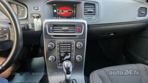 Pelēks Volvo V60 2016 Tallina, ar dzinēja tilpumu 2.00 L un nobraukumu 185 tūkst. km par 8590 €, foto 17 vietnē AUTOMOTO.COM.LV