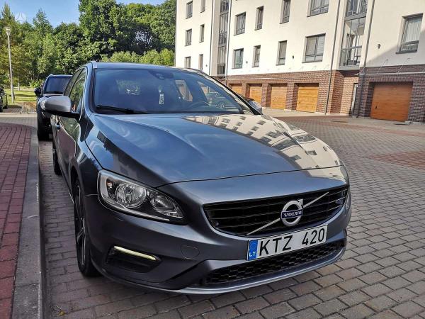 Grey Volvo V60 2016 in Klaipeda, with an engine capacity of 2.00 L and mileage of 285 thousand km for 5900 €, photo 8 on AUTOMOTO.COM.LV
