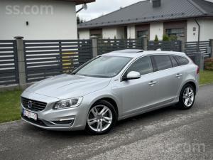 Pelēks Volvo V60 2016 Jelgava, ar dzinēja tilpumu 2.40 L un nobraukumu 217 tūkst. km par 9800 €, foto 1 vietnē AUTOMOTO.COM.LV