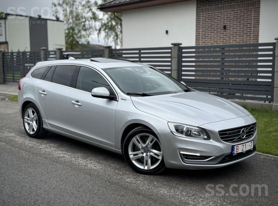 Pelēks Volvo V60 2016 Jelgava, ar dzinēja tilpumu 2.40 L un nobraukumu 217 tūkst. km par 9800 €, foto 7 vietnē AUTOMOTO.COM.LV