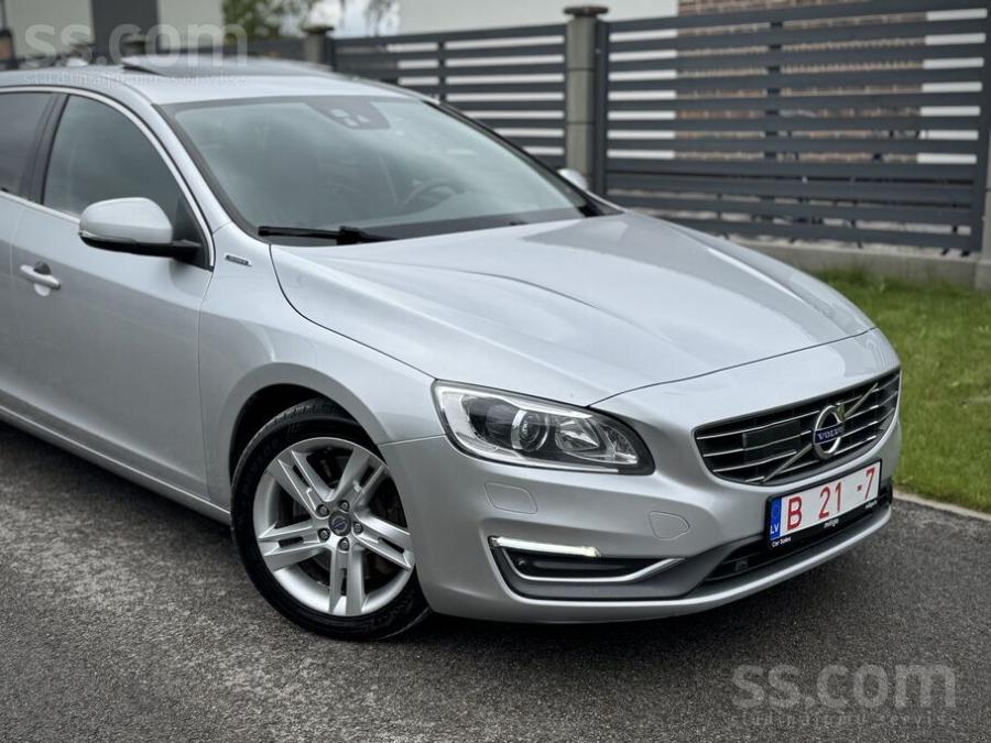 Pelēks Volvo V60 2016 Jelgava, ar dzinēja tilpumu 2.40 L un nobraukumu 217 tūkst. km par 9800 €, foto 8 vietnē AUTOMOTO.COM.LV