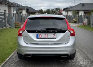 Pelēks Volvo V60 2016 Jelgava, ar dzinēja tilpumu 2.40 L un nobraukumu 217 tūkst. km par 9800 €, foto 10 vietnē AUTOMOTO.COM.LV