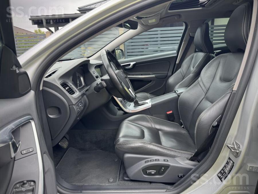 Pelēks Volvo V60 2016 Jelgava, ar dzinēja tilpumu 2.40 L un nobraukumu 217 tūkst. km par 9800 €, foto 11 vietnē AUTOMOTO.COM.LV