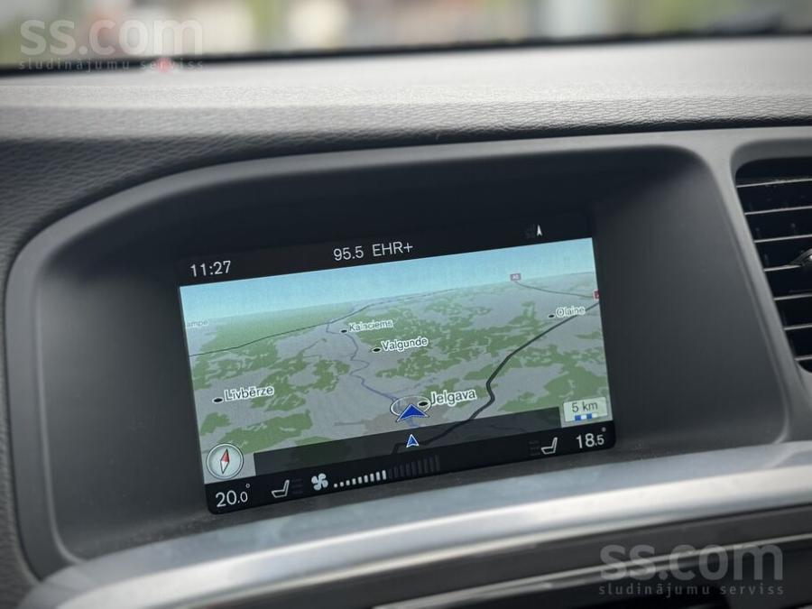 Pelēks Volvo V60 2016 Jelgava, ar dzinēja tilpumu 2.40 L un nobraukumu 217 tūkst. km par 9800 €, foto 20 vietnē AUTOMOTO.COM.LV