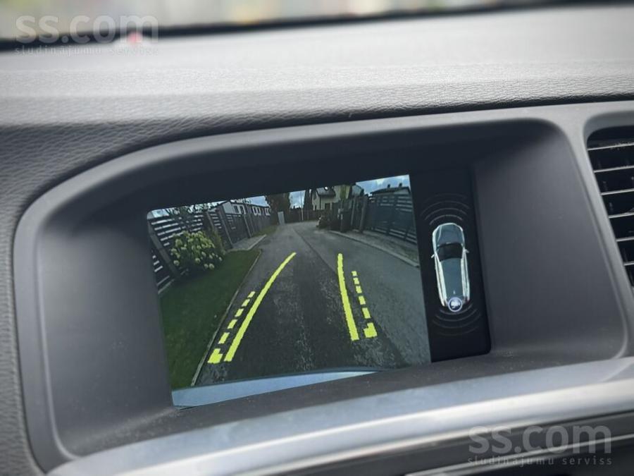 Pelēks Volvo V60 2016 Jelgava, ar dzinēja tilpumu 2.40 L un nobraukumu 217 tūkst. km par 9800 €, foto 24 vietnē AUTOMOTO.COM.LV