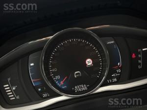 Pelēks Volvo V60 2016 Jelgava, ar dzinēja tilpumu 2.40 L un nobraukumu 217 tūkst. km par 9800 €, foto 25 vietnē AUTOMOTO.COM.LV