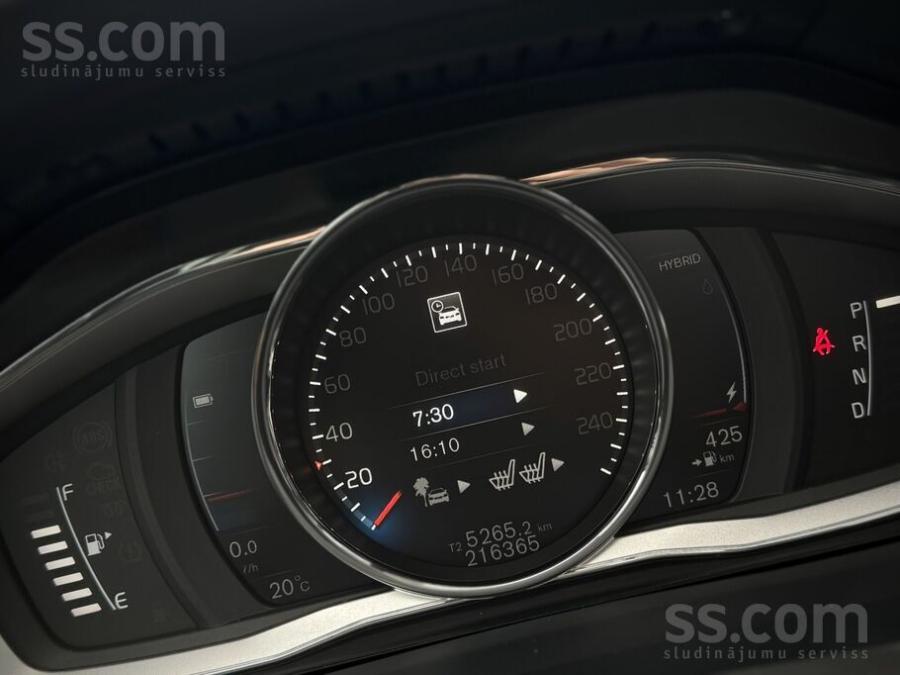 Pelēks Volvo V60 2016 Jelgava, ar dzinēja tilpumu 2.40 L un nobraukumu 217 tūkst. km par 9800 €, foto 26 vietnē AUTOMOTO.COM.LV