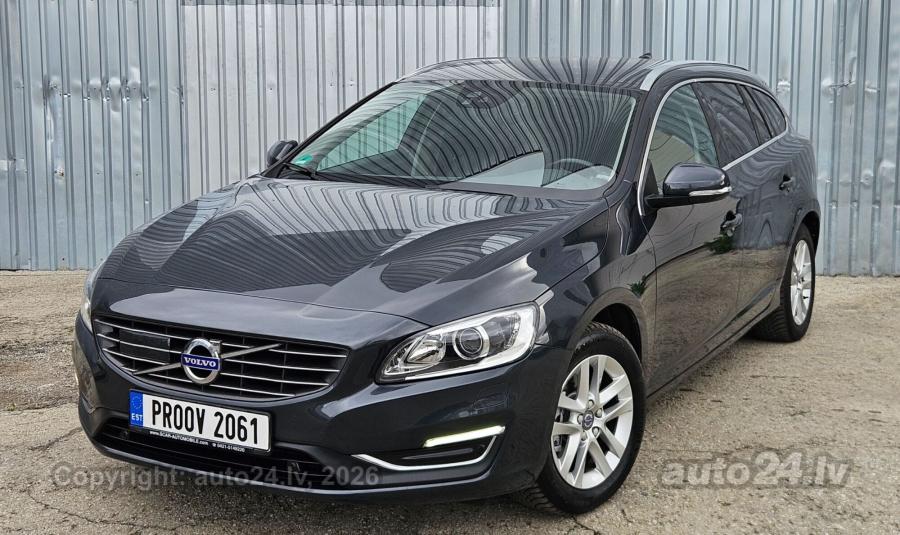 Grey Volvo V60 2016 in Tallinn, with an engine capacity of 2.00 L and mileage of 216 thousand km for 9290 €, photo 3 on AUTOMOTO.COM.LV