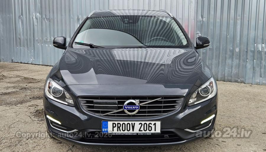 Grey Volvo V60 2016 in Tallinn, with an engine capacity of 2.00 L and mileage of 216 thousand km for 9290 €, photo 8 on AUTOMOTO.COM.LV