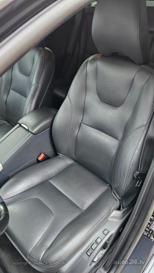 Grey Volvo V60 2016 in Tallinn, with an engine capacity of 2.00 L and mileage of 216 thousand km for 9290 €, photo 11 on AUTOMOTO.COM.LV