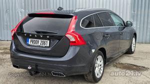 Pelēks Volvo V60 2016 Tallina, ar dzinēja tilpumu 2.00 L un nobraukumu 216 tūkst. km par 9290 €, foto 5 vietnē AUTOMOTO.COM.LV