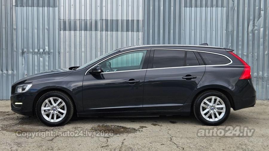 Pelēks Volvo V60 2016 Tallina, ar dzinēja tilpumu 2.00 L un nobraukumu 216 tūkst. km par 9290 €, foto 7 vietnē AUTOMOTO.COM.LV