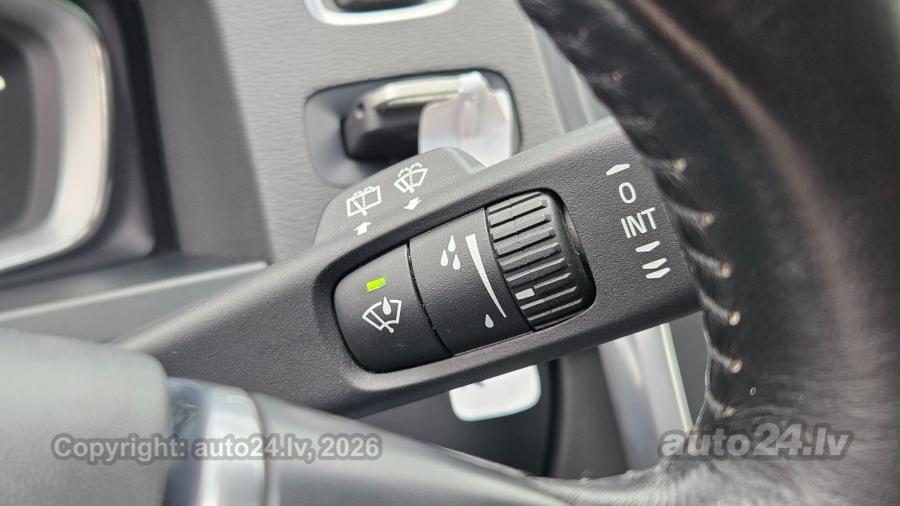 Pelēks Volvo V60 2016 Tallina, ar dzinēja tilpumu 2.00 L un nobraukumu 216 tūkst. km par 9290 €, foto 23 vietnē AUTOMOTO.COM.LV