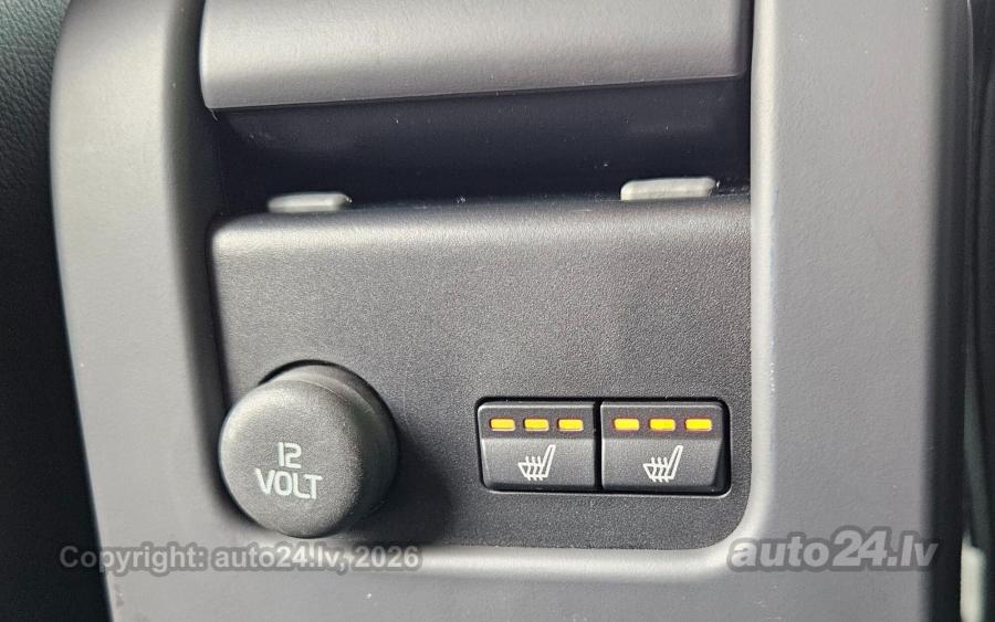 Pelēks Volvo V60 2016 Tallina, ar dzinēja tilpumu 2.00 L un nobraukumu 216 tūkst. km par 9290 €, foto 24 vietnē AUTOMOTO.COM.LV