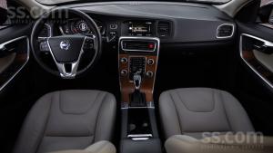 Grey Volvo V60 2016 in Jelgava, with an engine capacity of 2.00 L and mileage of 0 thousand km for 10999 €, photo 10 on AUTOMOTO.COM.LV