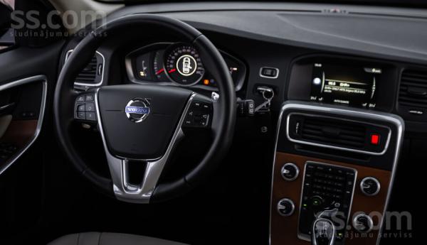 Pelēks Volvo V60 2016 Jelgava, ar dzinēja tilpumu 2.00 L un nobraukumu 0 tūkst. km par 10999 €, foto 11 vietnē AUTOMOTO.COM.LV