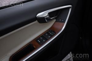Grey Volvo V60 2016 in Jelgava, with an engine capacity of 2.00 L and mileage of 0 thousand km for 10999 €, photo 14 on AUTOMOTO.COM.LV