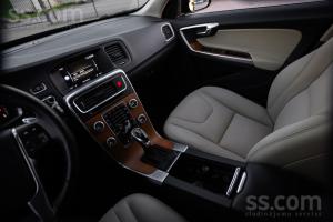 Grey Volvo V60 2016 in Jelgava, with an engine capacity of 2.00 L and mileage of 0 thousand km for 10999 €, photo 15 on AUTOMOTO.COM.LV
