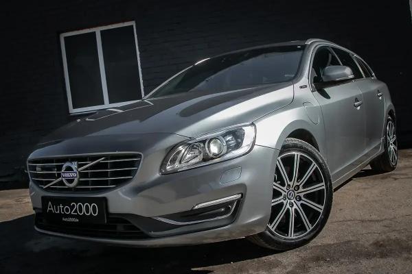 Volvo V60 2016 in Tukums on AUTOMOTO.COM.LV Grey Volvo V60 2016 in Tukums, with an engine capacity of 2.40 L and mileage of 132 thousand km for 14990 β¬, photo 5 on AUTOMOTO.COM.LV