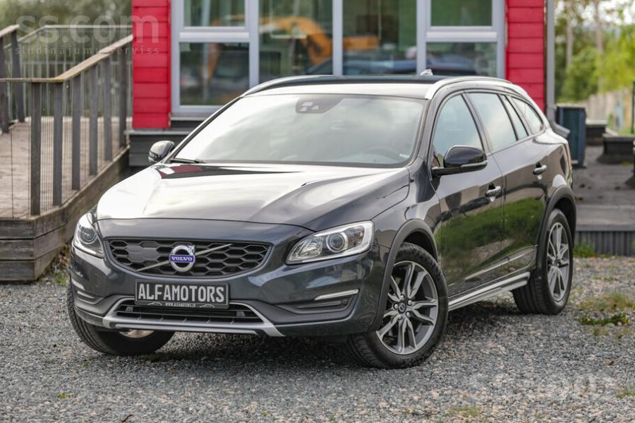 Pelēks Volvo V60 2017 Rīga, ar dzinēja tilpumu 2.40 L un nobraukumu 0 tūkst. km par 14990 €, foto 1 vietnē AUTOMOTO.COM.LV