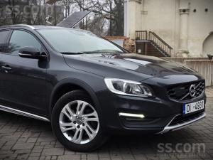 Grey Volvo V60 2017 in Jelgava, with an engine capacity of 2.00 L and mileage of 234 thousand km for 12800 €, photo 5 on AUTOMOTO.COM.LV