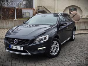 Grey Volvo V60 2017 in Jelgava, with an engine capacity of 2.00 L and mileage of 234 thousand km for 12800 €, photo 9 on AUTOMOTO.COM.LV