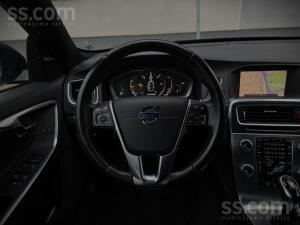 Grey Volvo V60 2017 in Jelgava, with an engine capacity of 2.00 L and mileage of 234 thousand km for 12800 €, photo 11 on AUTOMOTO.COM.LV