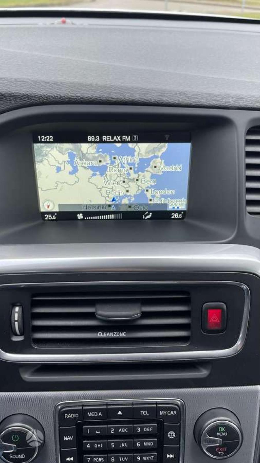 Pelēks Volvo V60 2017 Tauragė, ar dzinēja tilpumu 1.97 L un nobraukumu 204 tūkst. km par 7700 €, foto 16 vietnē AUTOMOTO.COM.LV