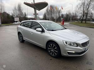 Grey Volvo V60 2017 in Taurage, with an engine capacity of 1.97 L and mileage of 204 thousand km for 7700 €, photo 3 on AUTOMOTO.COM.LV