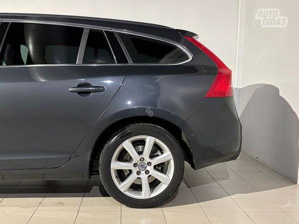 Grey Volvo V60 2017 in Kaunas, with an engine capacity of 0.00 L and mileage of 83 thousand km for 24099 €, photo 10 on AUTOMOTO.COM.LV