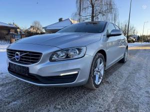 Pelēks Volvo V60 2017 Alīta, ar dzinēja tilpumu 2.40 L un nobraukumu 203 tūkst. km par 7300 €, foto  vietnē AUTOMOTO.COM.LV