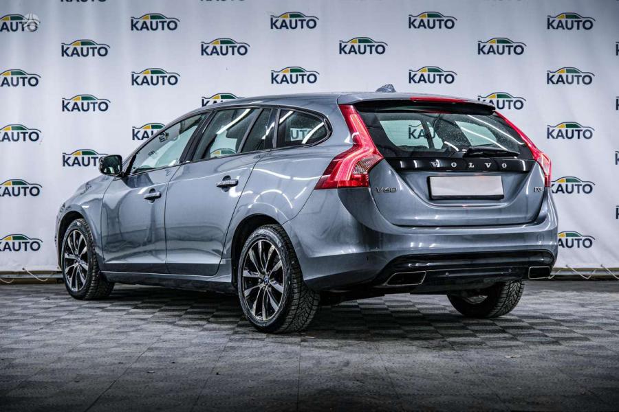 Pelēks Volvo V60 2017 Kauņa, ar dzinēja tilpumu 2.00 L un nobraukumu 0 tūkst. km par 9890 €, foto 4 vietnē AUTOMOTO.COM.LV