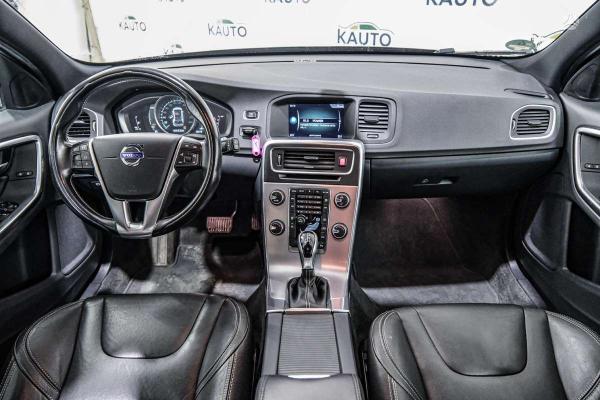 Grey Volvo V60 2017 in Kaunas, with an engine capacity of 2.00 L and mileage of 0 thousand km for 9890 €, photo 8 on AUTOMOTO.COM.LV