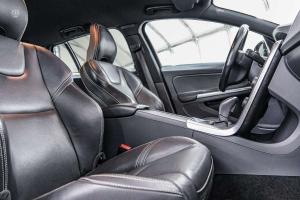 Pelēks Volvo V60 2017 Kauņa, ar dzinēja tilpumu 2.00 L un nobraukumu 0 tūkst. km par 9890 €, foto 12 vietnē AUTOMOTO.COM.LV