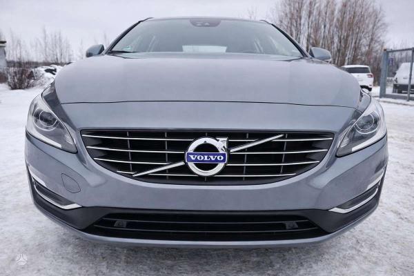 Pelēks Volvo V60 2017 Pakruojis, ar dzinēja tilpumu 1.97 L un nobraukumu 314 tūkst. km par 8500 €, foto 3 vietnē AUTOMOTO.COM.LV