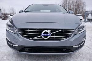 Grey Volvo V60 2017 in Pakruojis, with an engine capacity of 1.97 L and mileage of 314 thousand km for 8500 €, photo 3 on AUTOMOTO.COM.LV